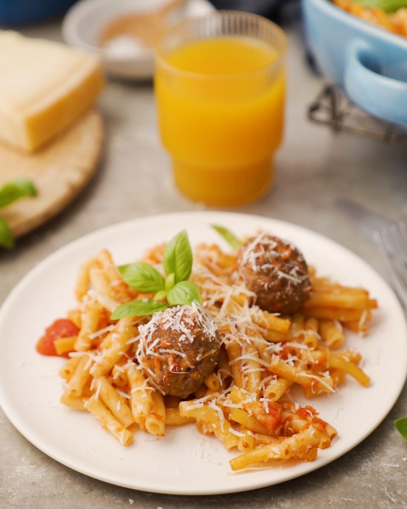 One-pan Meatball Pasta Bake